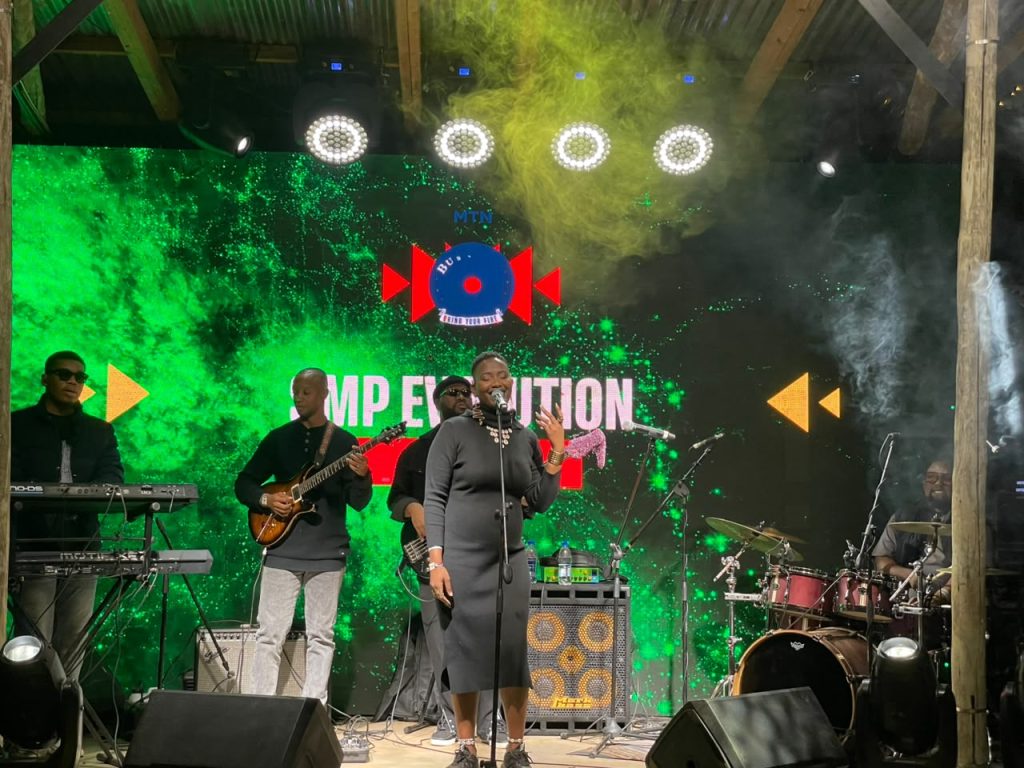 SMP Evolution eleva a música moçambicana no Bushfire 2026 - Jornal Notícias
