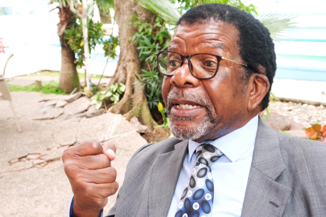 AMÓS MAHANJANA, COMBATENTE: Há gente infiltrada no Estado e na Frelimo ...